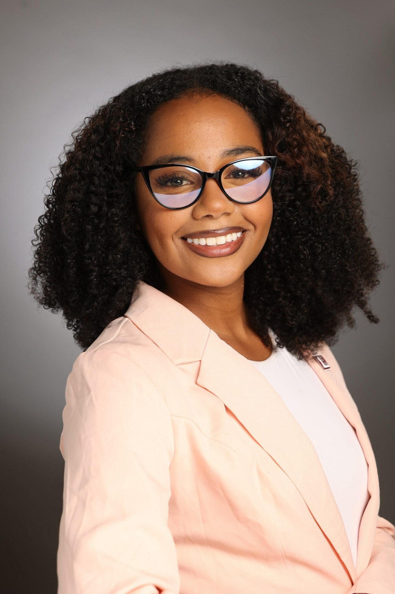 Supporting Immigrant Youth to Thrive – Grantmakers for Thriving Youth
